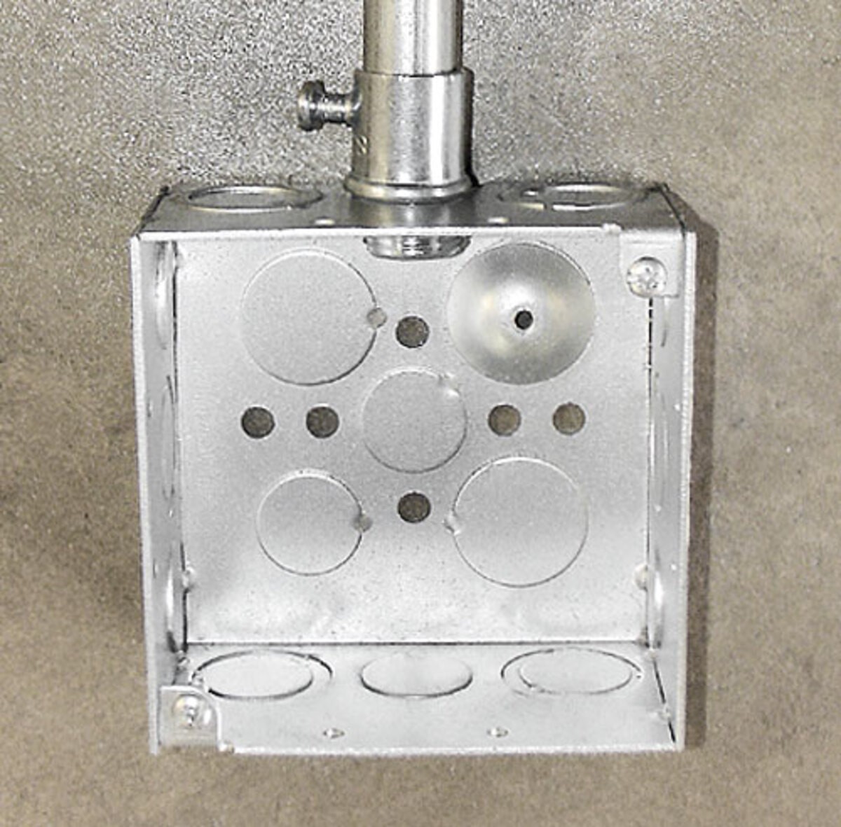 Garvin Southwire 4 Square Junction Box Welded 1-1/2 Inch Deep (8) 3/4 ...