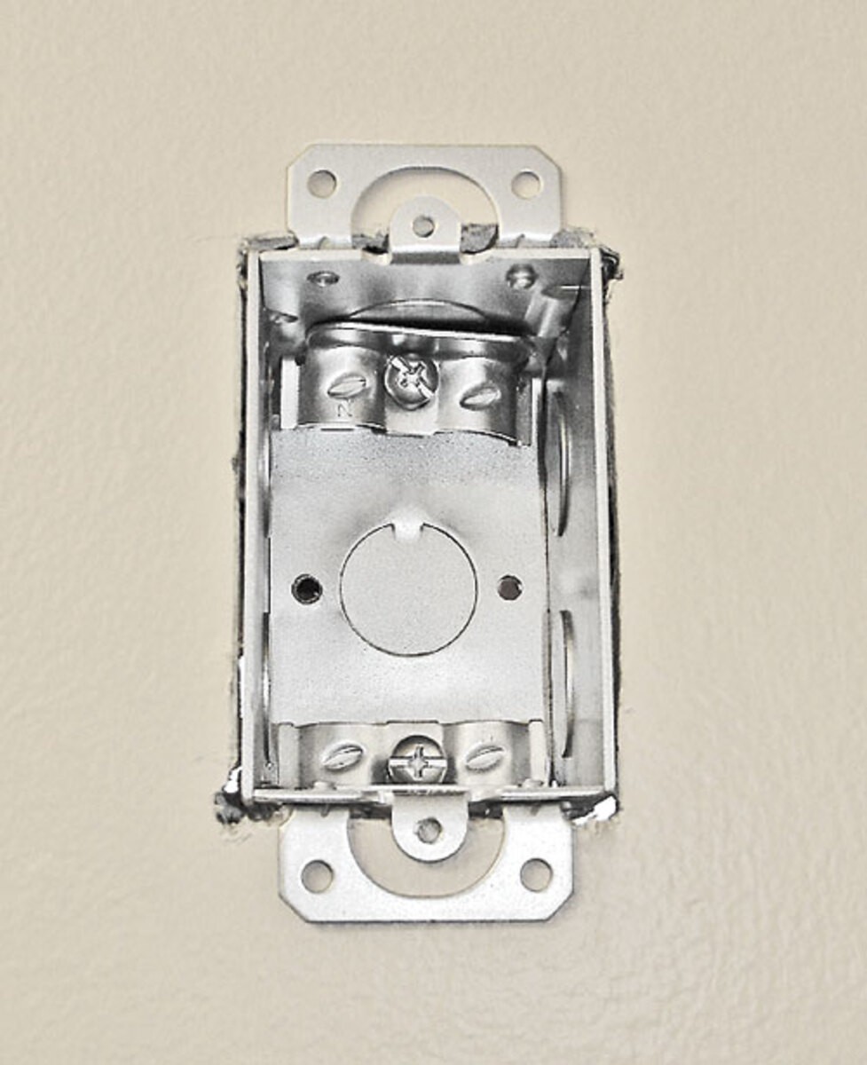 Garvin Southwire 2 Inch Deep Switch Box With Clamps For Non-Metallic ...